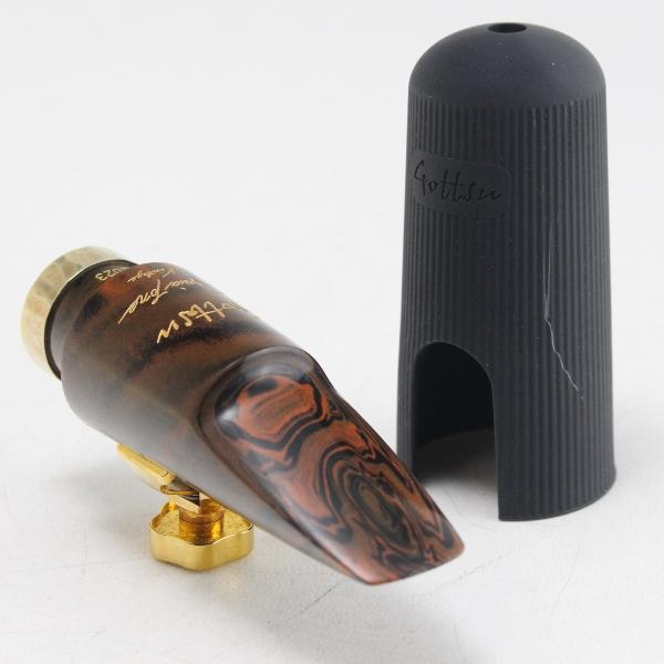 "【御茶ノ水ウインドパル在庫商品】ゴッツのアルトサックス用マウスピースです。セピアトーンシグネチャーVintage2023はシャンク部に銀リングが使用されており、銀の持つ倍音と重心が低めのサウンドになります。メイヤー系サウンドでフォーカスし...