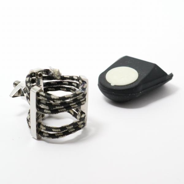 "【御茶ノ水ウインドパル在庫商品】シルバースタインのアルトメタルサイズリガチャーです。クライオモデルのゴールドになります。サイズ調整が可能なので、しっかり自分の魔数ピースに合わせたい方にもオススめです。使い方次第で様々な吹奏感や音色を楽しむ...