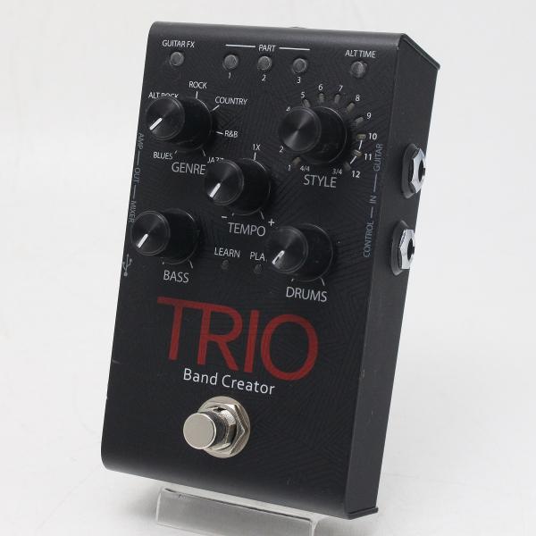 TRIOはあなたのギタープレイを聞いて、演奏された曲にマッチするベースパートとドラムパートを自動的に生成します。ギターをTRIOに接続し、フットスイッチを押してから演奏を始め、TRIOにコード進行とリズムを聞かせてください。そしてもう一度フ...
