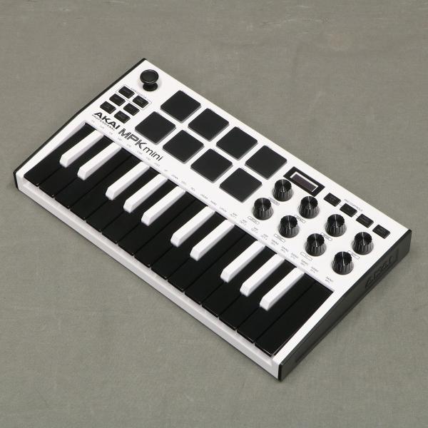 ※こちらの商品は現物1点限りでございます。※店頭及び、複数のモールに掲載されているため、販売状況・在庫状況にはタイムラグがあり、リアルタイムではございません。その為、ご注文時に既に売却済となっている可能性がございます。誠に申し訳ございません...