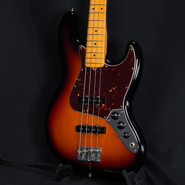 2022年製 American Professional II Jazz Bass Maple Fingerboard 3-Color Sunburstが入荷いたしました。American Professional II Jazz Bass...