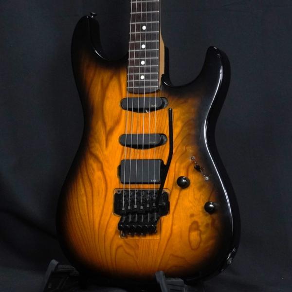 Order Model  BST EMG Floyd Rose Sunburstオーダーで製作されたと思われる、 BSTボディは、アッシュ材で構成されており、ネックは、メイプル フィンガーボードは、ローズウッドナットはロックナット、ブリッジ...