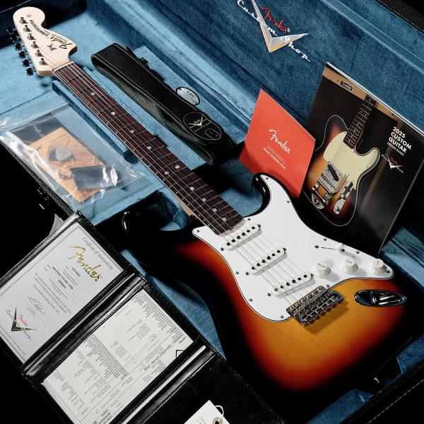 オールラッカーの当店オーダー別注モデル!!Custom Built 1969 Stratocaster Time Capsule 3-Color Sunburst“別注モデル” !!ボディは「Flash Coat Lacquer(フラッシュ...