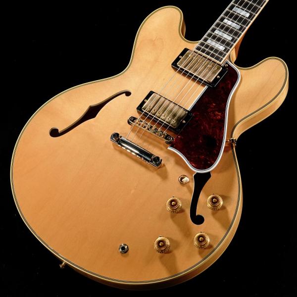 ギブソンセミアコシリーズの最高峰、Custom Shop製ES-355入荷！ES-355はGibsonセミアコシリーズの最高峰として登場したモデルで、ゴールドハードウェアの搭載で、豪華な仕様となっております。ボディトップはES-335等と同...