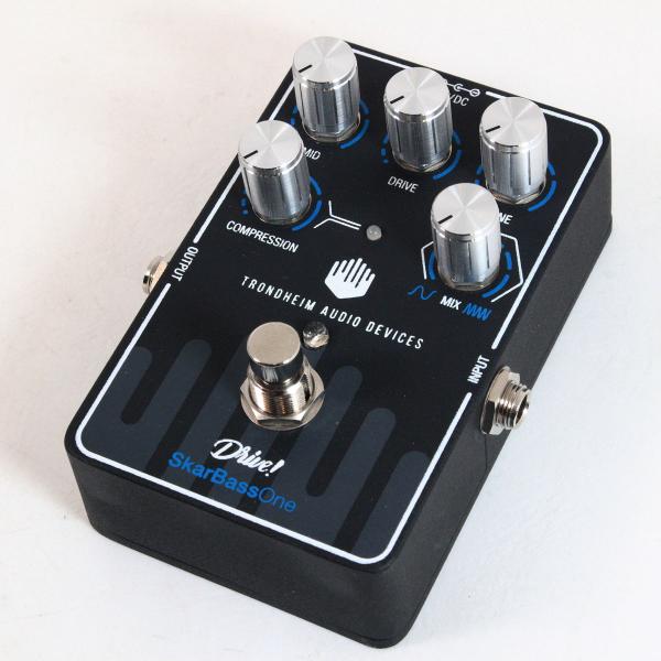 TRONDHEIM AUDIO DEVICES / SkarBassOneがused入荷です。Trondheim Audio Devices社はプロデューサー、ジョン・トレ・ドンブによって設立したノルウェーのペダルメーカーです。プロデューサ...