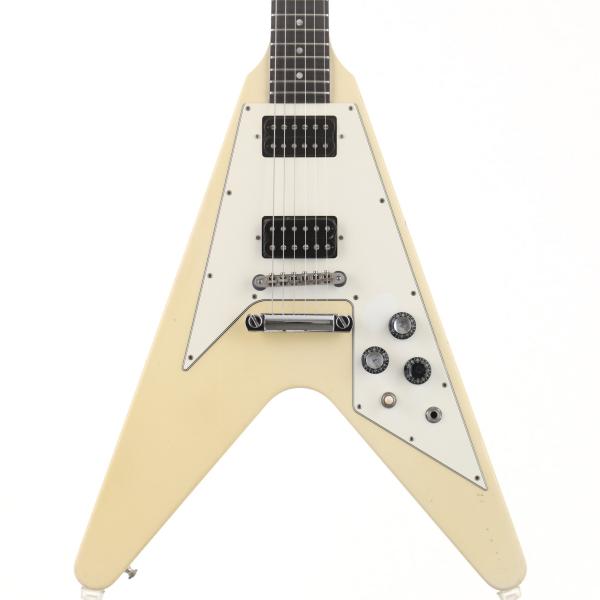 2000年製67 Flying Vが入荷致しました。1967年製フライングＶを再現したモデルとなっており、ボディー・ネック共にマホガニーを使用した王道のギブソンスタイル。見た目のインパクトは強烈ですがサウンド面に関してはとても使いやすく、太...