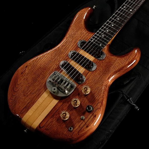 1979年製Greco GOII-750が入荷致しました。オリジナルのボディ・シェイプにオリジナル・パーツという70年代のグレコの代表モデルであるGOシリーズ。本器はボディーにセンを使用し、ネックにはメイプル/ウォルナットを使用した5ピース...