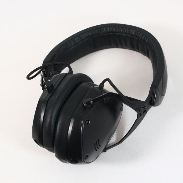 Roland / M-200がused入荷です。M-200は、RolandやV-MODAが楽器作りで培ってきたノウハウを結集し開発したスタジオ・モニター・ヘッドホンです。V-MODAヘッドホンの特徴であった豊かな低音域に伸びやかな中高音域を...