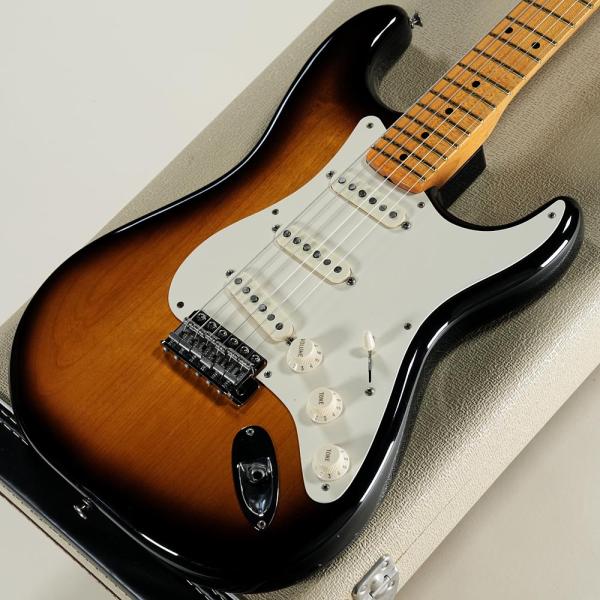 2012年製のEric Johnson Stratocaster が入荷いたしました。テキサスを代表するギタリスト、エリック・ジョンソンのシグネチャーモデルです。基本的なスペックは王道の'57年スタイルとなっておりますが、ミディアムジャンボ...