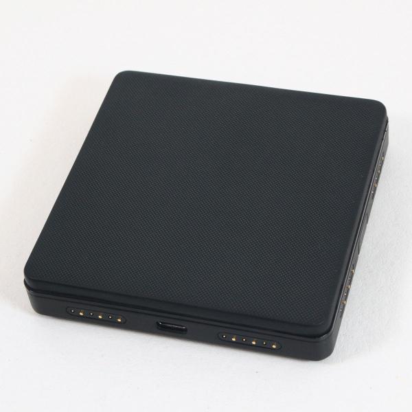 ROLI / LIGHTPAD BLOCKがused入荷です。鮮やかな表現が可能なタッチパッド「5Dタッチ」に対応。1D=叩く速さ 2D=左右にグライド 3D=上下にスライド 4D=押し込む 5D=離す速さ。    MIDIパッドコントロー...