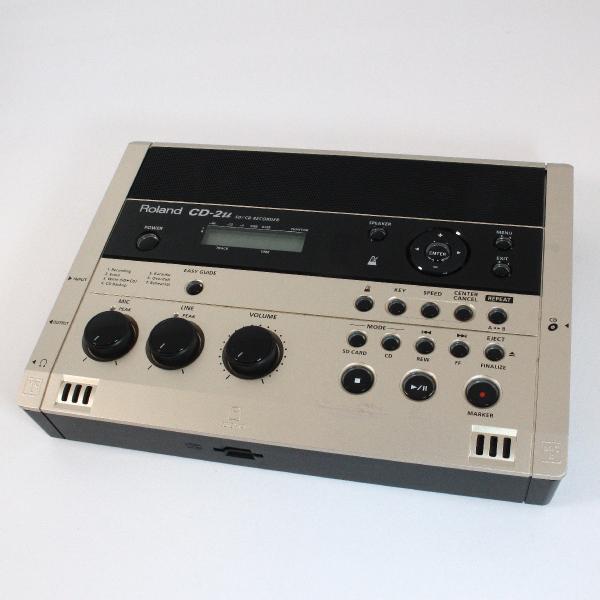 Roland / CD-2uがused入荷です。CD-2uは、簡単な操作でハイ・クオリティな録音/再生が可能なSD/CDレコーダーです。本体上に高品位なコンデンサー・マイクとステレオ・スピーカーを装備し、録音した演奏を瞬時に確認することがで...