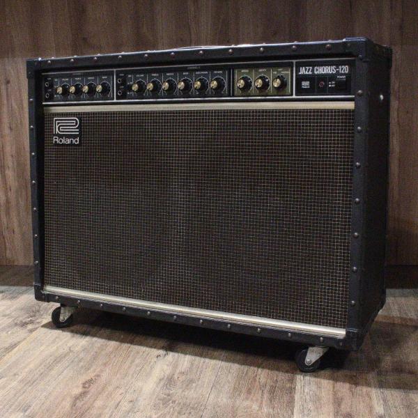 Roland / JC-120UT JAZZ CHORUSがused入荷です。世界中のステージ、スタジオで愛され続けている、伝統のJCクリーン。1975年、“Jazz Chorus”の名でデビューしたJC-120は、それまでのギターアンプの...
