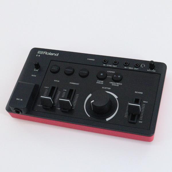 Roland / E-4 Voice Tweaker がused入荷です。強力なボイス・トランスフォーマー、高品質なエフェクト、Looper で、ボーカルの可能性が格段に広がります。E-4 は、お手軽に声を操って音楽に変えてしまうボイスエフ...