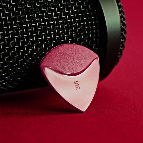 ## ピック 【SolidBond輸入代理製品】 ##1/100mmの精度を追求する 妥協を許さないジャーマンテクノロジーがギターピックを変えた！ギタープレイやサウンドにも革新をもたらす先進的ギターピックです。※こちらの商品は1色1枚の商品...