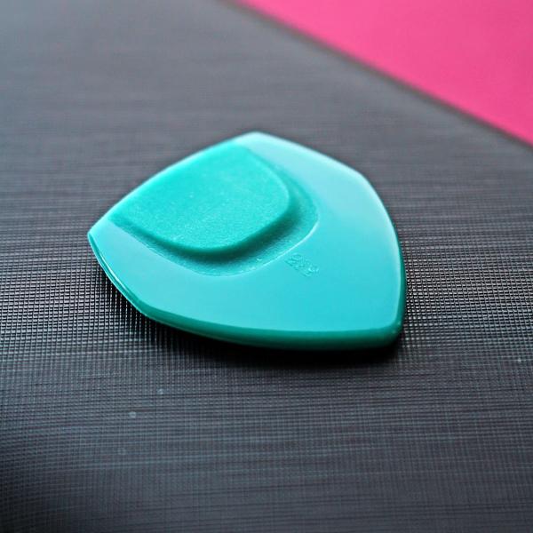 ## ピック 【SolidBond輸入代理製品】 ##1/100mmの精度を追求する 妥協を許さないジャーマンテクノロジーがギターピックを変えた！ギタープレイやサウンドにも革新をもたらす先進的ギターピックです。※こちらの商品は1色1枚の商品...