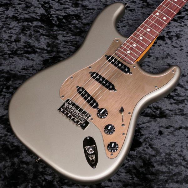 メタリック・サテン仕上げの日本製フェンダー2026年限定コレクション!Made in Japan Hybrid II 2026 Collection Stratocasterは、ヴィンテージライクなルックスはそのままに、プレイヤーや音楽ジャ...