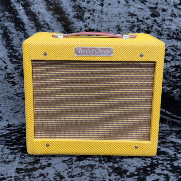 2024年製、特別設計されたウェーバーのアルニコスピーカーを搭載した‘57 CUSTOM CHAMPが中古にて入荷。5Wのアンプがもたらすクリーンなトーンが家での練習だけでなく録音にも最適で、手軽に持ち運べるので、どこでもお気に入りのサウン...