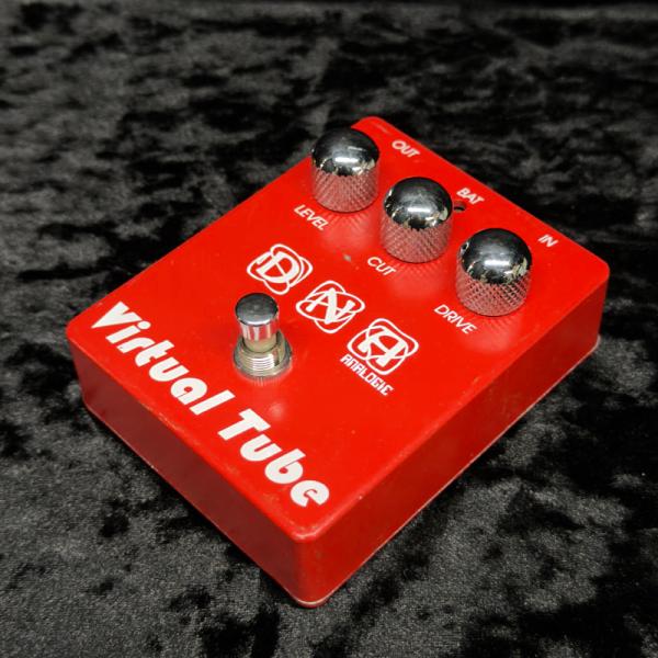 チューブアンプ的なコシや温かみ、ダイナミクスを再現することを狙ったオーバードライブペダル、VIRTUAL TUBEが中古にて入荷。キズや汚れなどの使用感はございますが、現状動作上の問題はございません。この機会にぜひ！！※画像に映っている商品...
