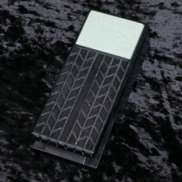 小型ボリュームペダルの定番モデルギター本体のボリューム調整と同じ効果が得られます。音質を損なうことなくコントロール可能。ヴォリュームを絞ったままでチューニングが可能なチューナー・アウト装備。汚れ目立ちます。現状動作上の問題はございません。※...