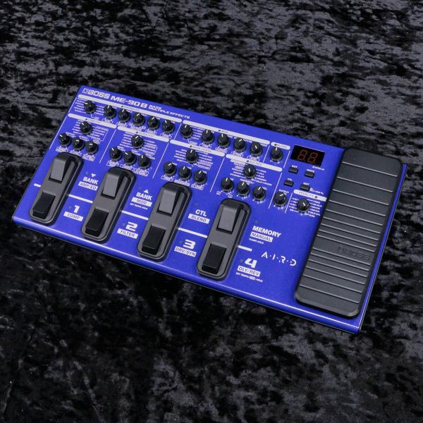 BOSS MEシリーズ伝統の直感的な操作性と音作りを実現するベース用マルチ・エフェクターME-90Bが中古にて入荷！コンパクト・エフェクターのようにノブ操作だけで簡単に音作りが可能。フットスイッチによる音色の切り替え方法も、好みに合わせて変...