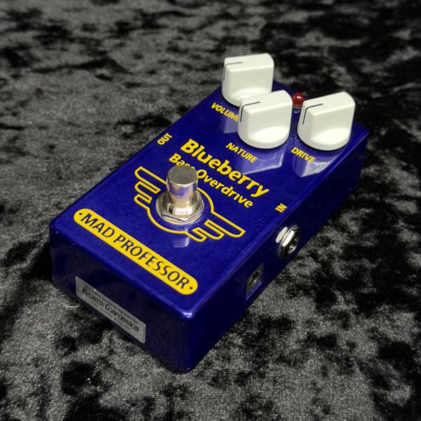 ベース用オーバードライブ、Blueberry Bass Overdriveが中古にて入荷。チューブアンプのドライブサウンドを彷彿させるサウンドが特徴的です。キズや汚れなどの使用感はございますが、現状動作上の問題はございません。この機会にぜひ...