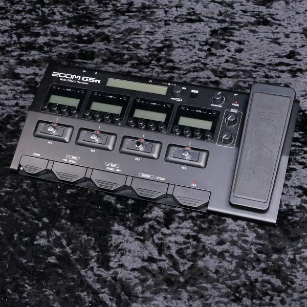 Gシリーズで培ったストンプボックス感覚のUIがさらに進化。4つのユニットディスプレイに加え、エフェクトの並びをひと目で確認できるトータルディスプレイを搭載。インパルス応答を用いた最新のモデリングテクノロジーにより、“アンプの鳴り”まで圧倒的...