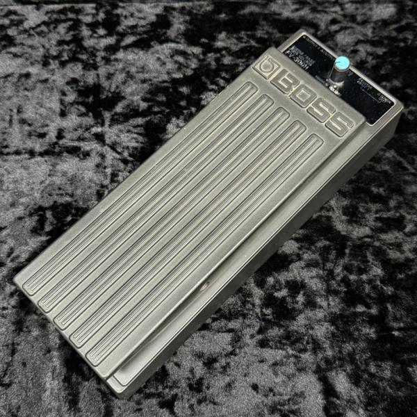 ハイインピーダンス仕様のボリュームペダルFV シリーズの高いパフォーマンスを継承した、ステージ対応の堅牢なステレオボリュームペダルです。ギターやベースなどパッシブ楽器のダイレクト接続に最適なハイインピーダンス仕様となっています。傷や汚れ等の...