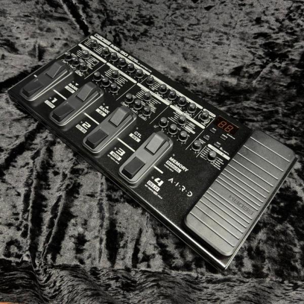 BOSS / ME-90 の中古品が入荷!BOSSのMEシリーズは、軽量かつ堅牢な筐体に充実したパラメーター・ノブとフットスイッチを装備したマルチ・エフェクターです。コンパクト・エフェクターの様なノブ操作による直感的な音作りと、プレイヤーの...