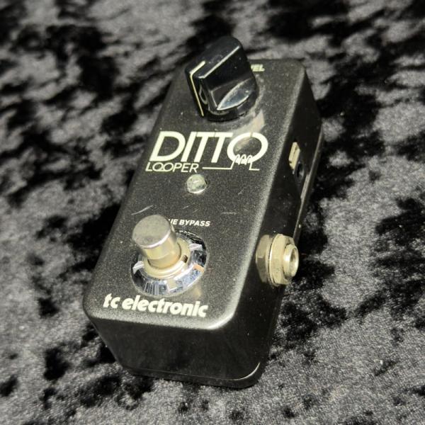 TC Electronic / Ditto Looper の中古が入荷!TC Electronic Ditto Looperは、ギタリストが求めるシンプルさと音質を追求した超コンパクトなループペダルです。5分間のループ時間を備え、無制限のオ...