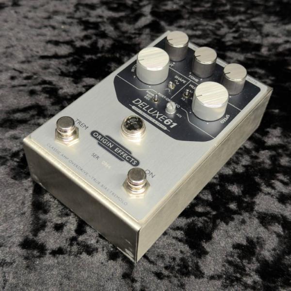 Revival TREMは、1950年代後半から60年代前半のクラシックアンプに搭載されていたパワーチューブバイアストレモロを忠実に再現した史上初のエフェクトペダルです。トレモロエフェクトだけでなく、実際のバイアストレモロと同じように”デリ...