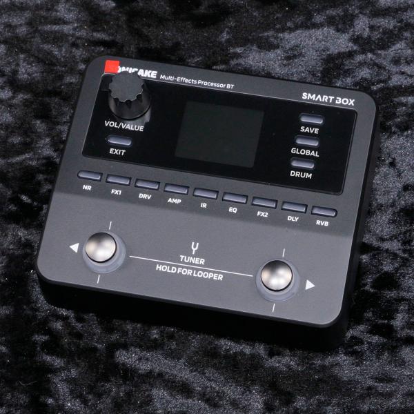 大ヒットしたPOCKET MASTERのタフな進化系。ライブでの使い勝手を大幅に向上し、より"スマート"な一台へSMARTBOXは大好評を博したPOCKETMASTERのバッテリー駆動、高音質のメリットをそのままに、2つの自照式フットスイッ...