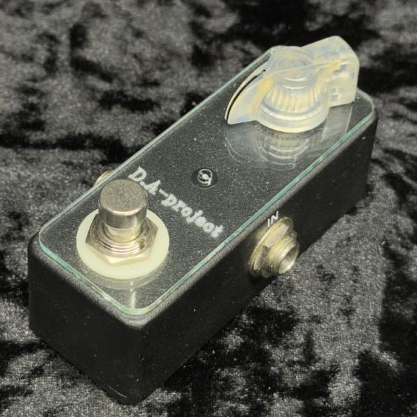 音質を保ちながら最大11倍のクリーンな音量アップを実現する、『D.A-Booster』が中古入荷!素直にギターの音を持ち上げることによってギター本来の艶のを際立たせ、アンプ本来の音をドライブさせてくれます。ピックアップの音質を変えずにパワー...