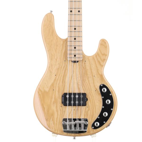MUSICMAN StingRayのコストパフォーマンスモデルと言えるRay34。アルニコ・ポールピースを搭載したハムバッカー・ピックアップ、3EQなどStingRayを継承した仕様となっています。アッシュボディにメイプルネック、メイプル指...