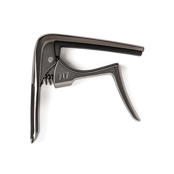 Trigger Fly Capos  トリガーフライ・カポは、ダンロップ製カポのベストセラー「トリガー・カポ」のデザインを基に、より優れた操作性とチューニングの安定性を実現しています。人間工学に基づいた流線型のグリップと、新たに設計されたス...