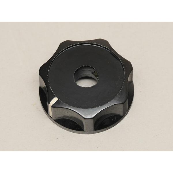 Fender USA / フェンダー USAアメリカン・デラックスのベースで使用されている、アクティブEQの2軸2連用のノブです。こちらは下段用です。【店頭取り扱い品】売却に伴う在庫状況の更新は迅速を心掛けておりますが必ずしもリアルタイムで...