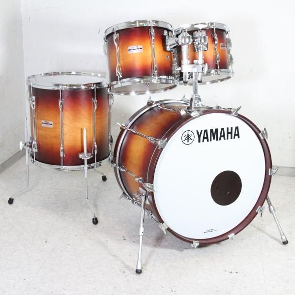 型番からタム・フロアタムは2000年代の最後期モデル、バスドラムは80年代後半頃のモデルとなっているレコーディングカスタムドラムセット。バーチシェル＆ハイテンションラグによるソリッドな中低域とでまとまりの良いサウンドは、レコーディング・ライ...