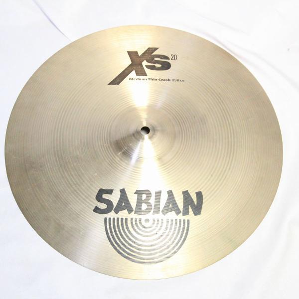 現在は廃盤となったXS20のクラッシュシンバル。AAシリーズと同じB20ブロンズを採用し、同様のレイジングを施しつつも価格を抑え、コストパフォーマンスに優れたシリーズです。明るく抜けの良いサウンドで、幅広いジャンルにマッチします!傷や汚れ等...