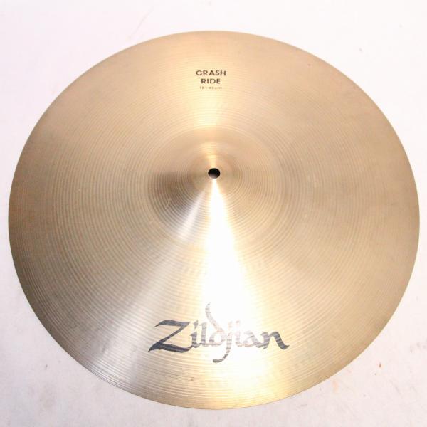 中古市場では珍しいAジルジャンのクラッシュライド。明るく抜けの良いクラッシュ音と程よい厚みによるピング音・カップ音が特徴となっており、通常のクラッシュとしてはもちろん、小口径セットのメインライドとして等、使い方次第で幅広い演奏が可能な1枚!...