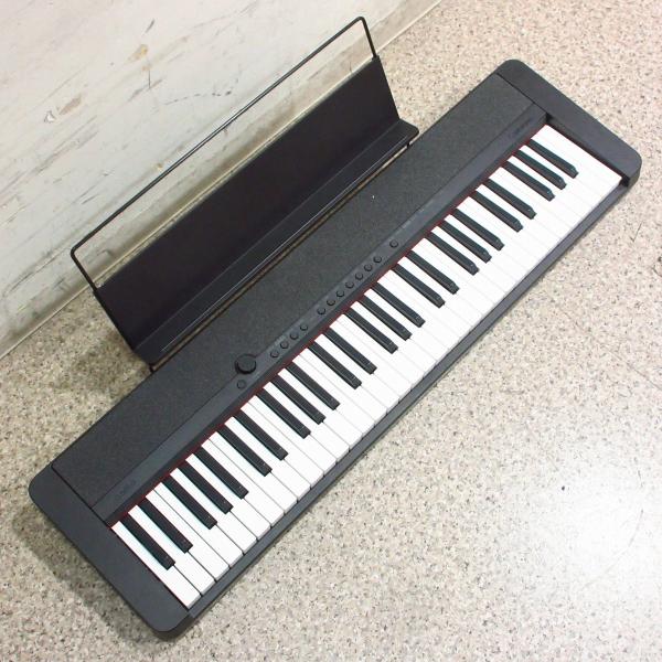 重さ4.5kgの軽量＆見た目もシンプルで、スタイリッシュな61鍵盤キーボードです。楽器としての表現力、リアリティを追求したアコースティックピアノ、エレクトリックピアノ、オルガンといった鍵盤楽器奏者のための61音色を内蔵。弾く音に強弱を付けて...
