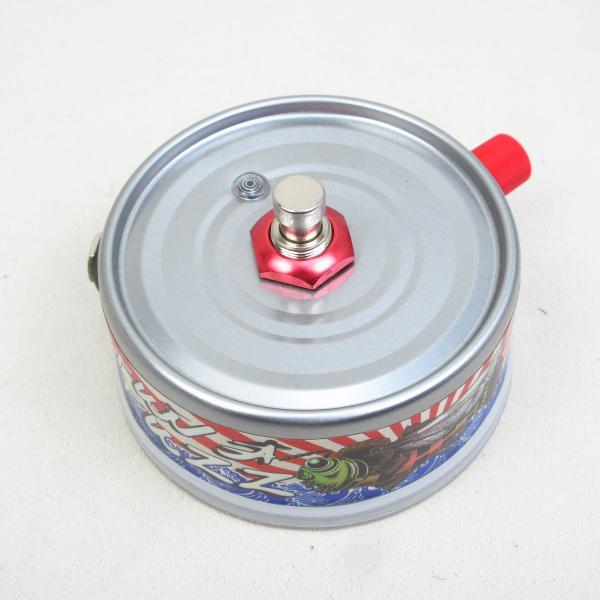 2025年1月上旬に限定発売されたBEETRONICS "TUNA FUZZ"は、本物のツナ缶にエフェクトを収めてしまったファズペダル。コンパクトな筐体かつシンプルなコントロールながら、彼らのオルタナティブな感性や世界感が凝縮されており、多...