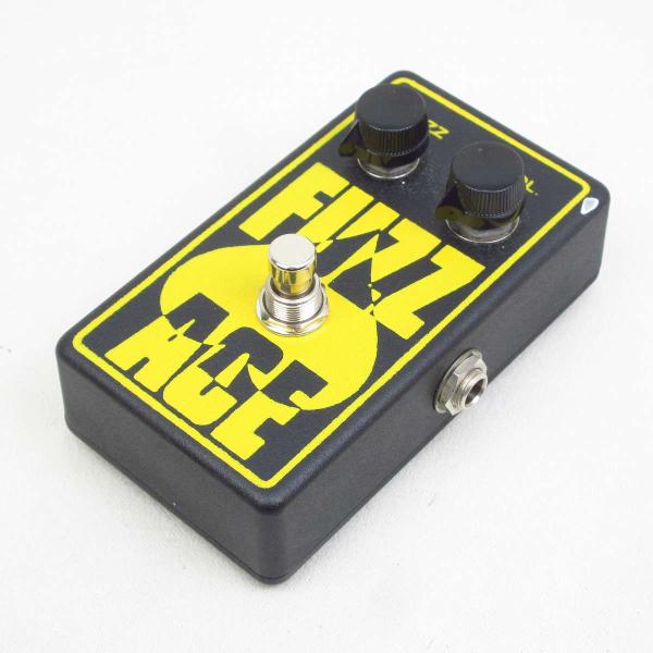 90年代に販売され根強いファンを持つFUZZ ACEのリイシューモデルコントロールはVol/Fuzzのみとなっており、ヴォリューム・コントロールによるサウンド変化が秀逸で、煌びやかなベル・トーンから野太いファズ・サウンドまで、プレイヤーのニ...