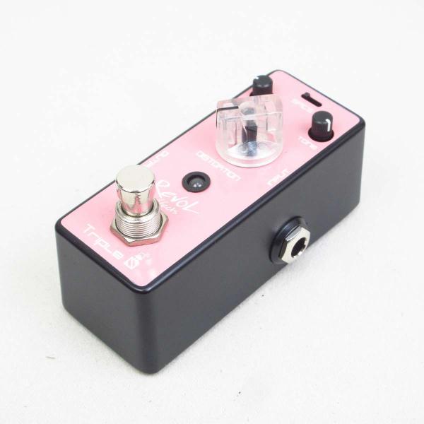 3種類のスパイスで多彩なサウンドメイクが可能なアンプライク・ディストーション！『RevoL Effects Triple D EDS-03』は、スタックアンプをフルアップしたミッドレンジの強い歪みを彷彿とさせる、アンプライクかつハイゲインな...