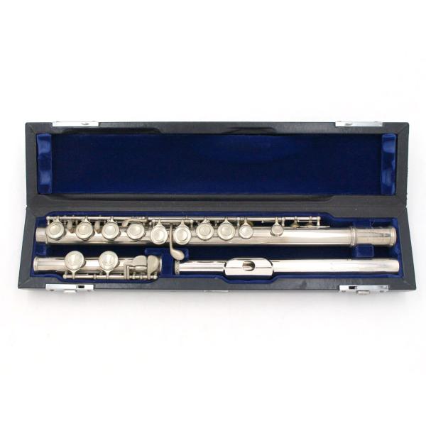 ムラマツ フルート M-120 頭部管銀製シリアル番号B6430 管体重量383グラム(頭部管86グラム)頭部管銀製、その他洋白・洋銀製、Eメカ無し、現行のEXシリーズに当たる初中級者向けモデルです。丁寧な作りで吹きやすく柔らかな音色と操作...