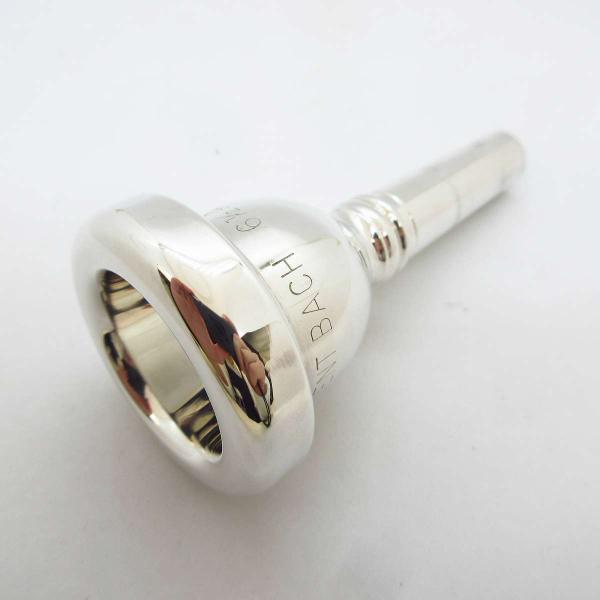 バック トロンボーン用マウスピース 細管 銀メッキ仕上げ細かな傷やくすみがやや見られますが、目立つダメージはありません。【カップ深さ】 MD…やや深い【直径】 25.40mm【リム】 ミディアムワイド※展示により、変色が見られる場合がござい...