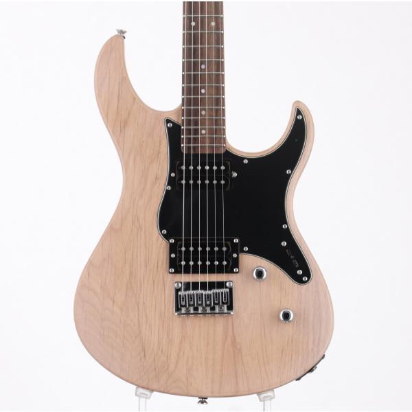 ハムバッキングピックアップを2基搭載したパシフィカエントリー向けモデル。ボディはアルダー、ネックはメイプル、指板はローズウッド、ブリッジはハードテイル仕様。ピックガードに弾きキズが見られ、ボディにキズやくすみが有り、金属パーツにてくすみやピ...