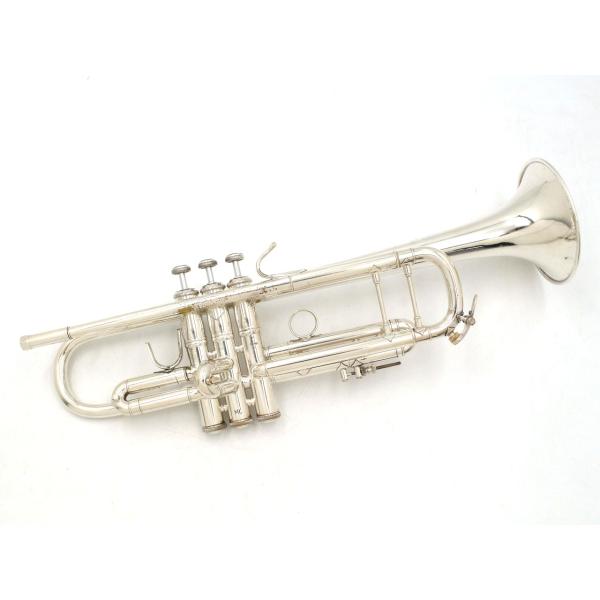 バック トランペット 180ML 37/25 SPシリアル番号536138 管体重量1086グラムワンピースイエローブラスベル、銀メッキ仕上げ、第1第3トリガー付き、1ウォーターkey、チューニングスライド管2本支柱のモデル。ベルに深めの傷...