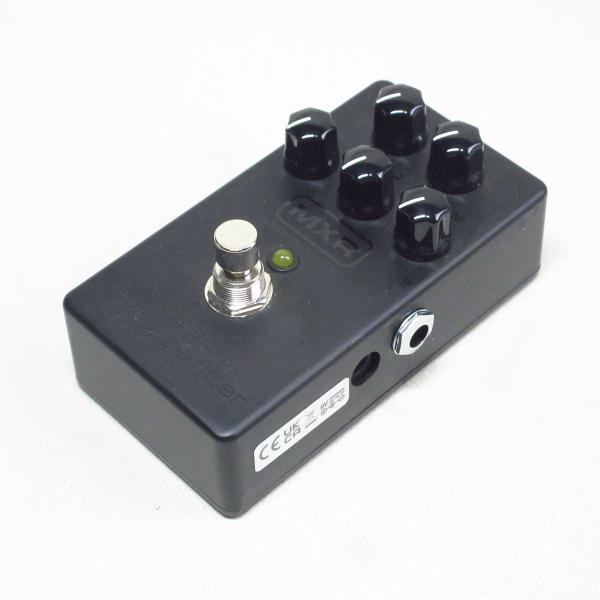 MXR BASS INNOVATIONSの15周年を記念して、人気のモデルが限定カラーで登場。マットブラックの筐体にグロスブラックのテキストを配置し、明るいイエローLEDを搭載したステルスフィニッシュのペダルです。ドライとエフェクトを独立し...