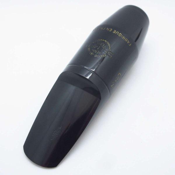 セルマー アルトサックス用ラバーマウスピース S90 170落ち着いたダークでクリアなサウンドで、吹奏楽を中心に人気の定番マウスピースです。使用に伴う傷が見られますが、演奏には問題ありません。※展示により、変色が見られる場合がございます。現...