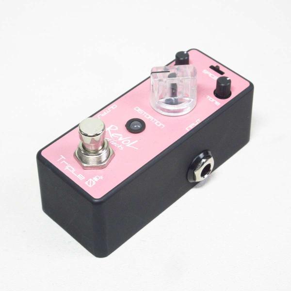 3種類のスパイスで多彩なサウンドメイクが可能なアンプライク・ディストーション！『RevoL Effects Triple D EDS-03』は、スタックアンプをフルアップしたミッドレンジの強い歪みを彷彿とさせる、アンプライクかつハイゲインな...