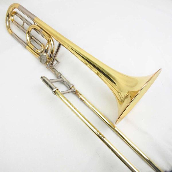 ヤマハ テナーバストロンボーン YSL-648太管、イエローブラス、ラッカー仕上げ、1976年〜1984年頃に製造されていた当時のプロフェッショナルモデルです。古いモデルではありますが、適度な抵抗感で吹きやすく、音程も安定しているため、入門...